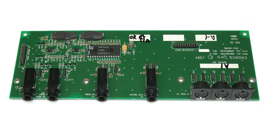 Jack board, Ensoniq - Syntaur