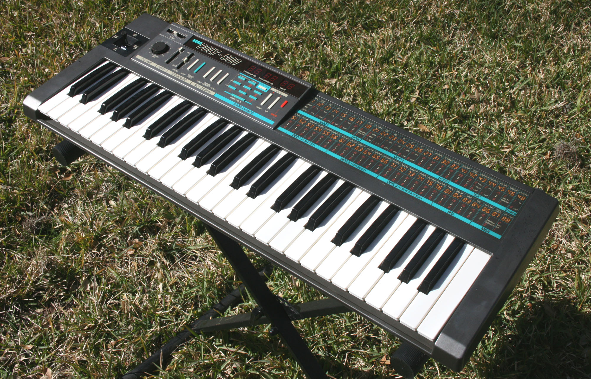 Korg Poly-800 photo gallery - Syntaur