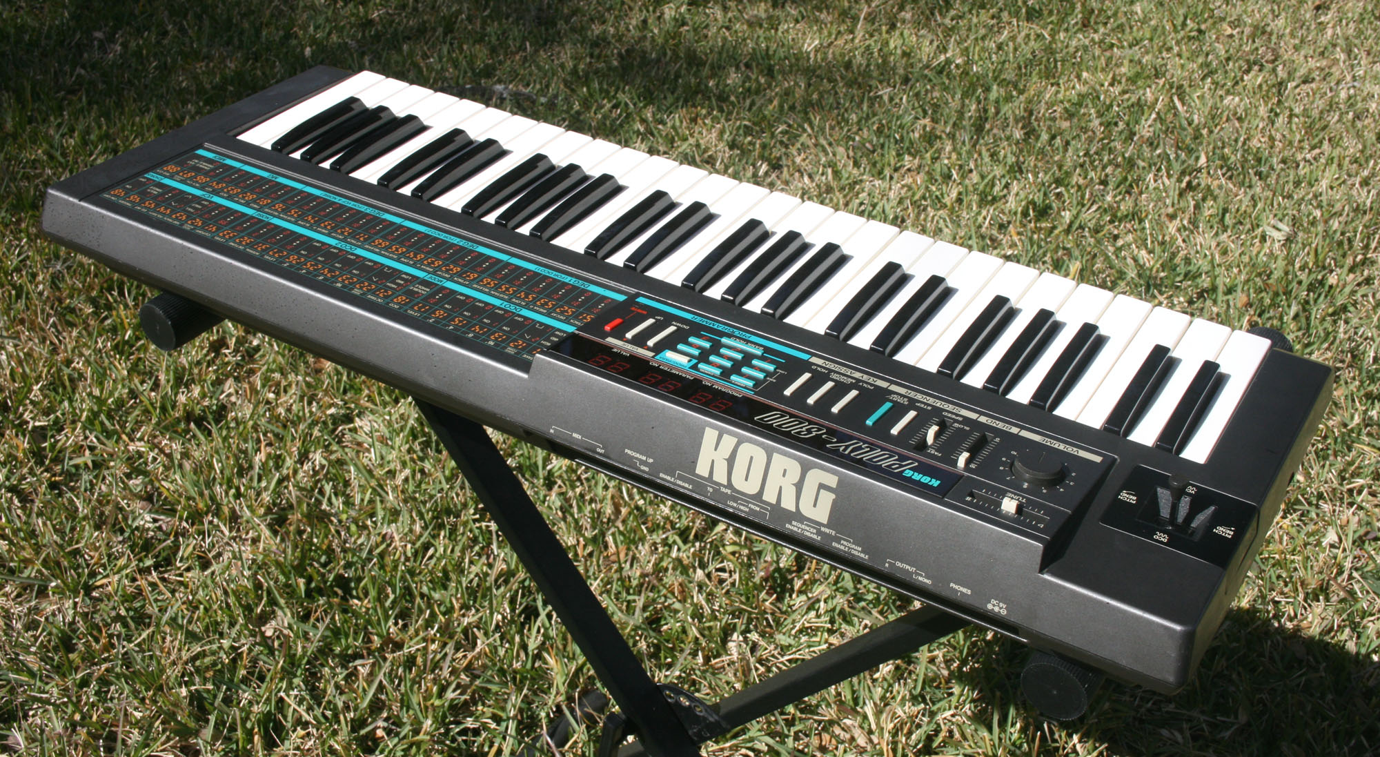 Korg Poly-800 photo gallery - Syntaur