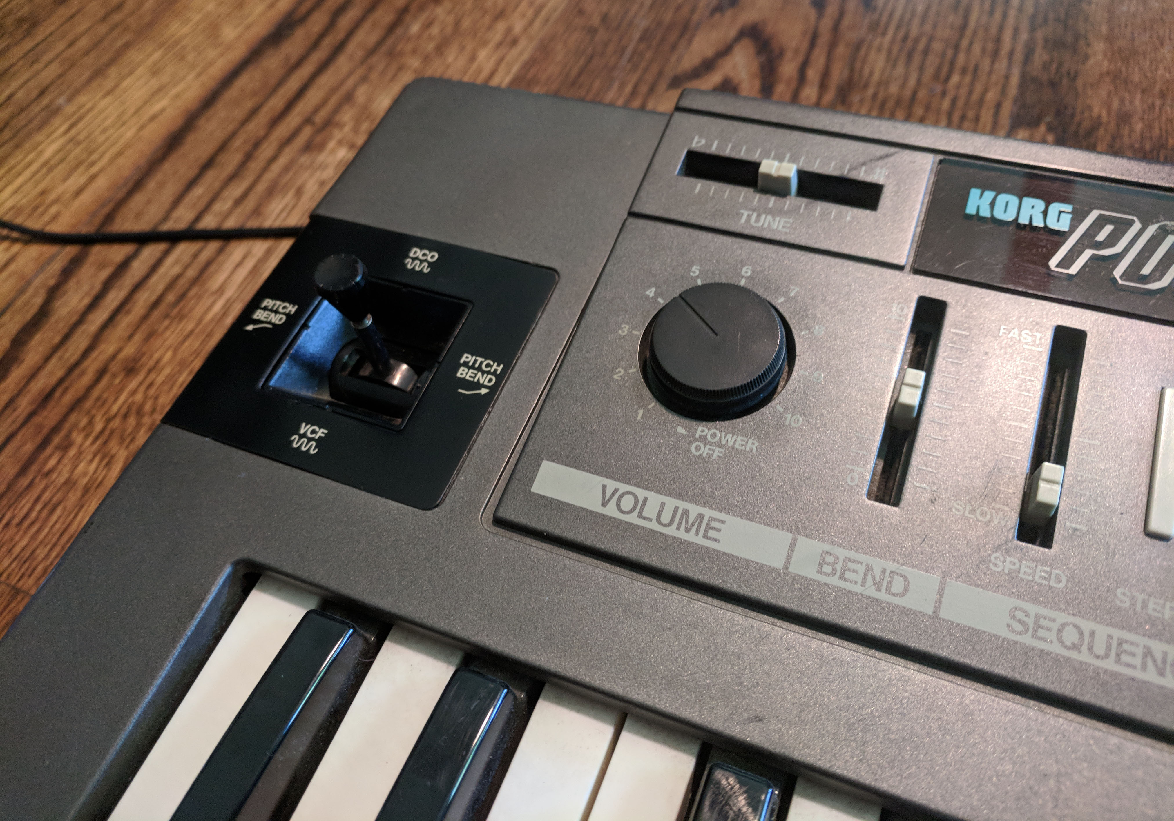 Korg Poly-800 photo gallery - Syntaur